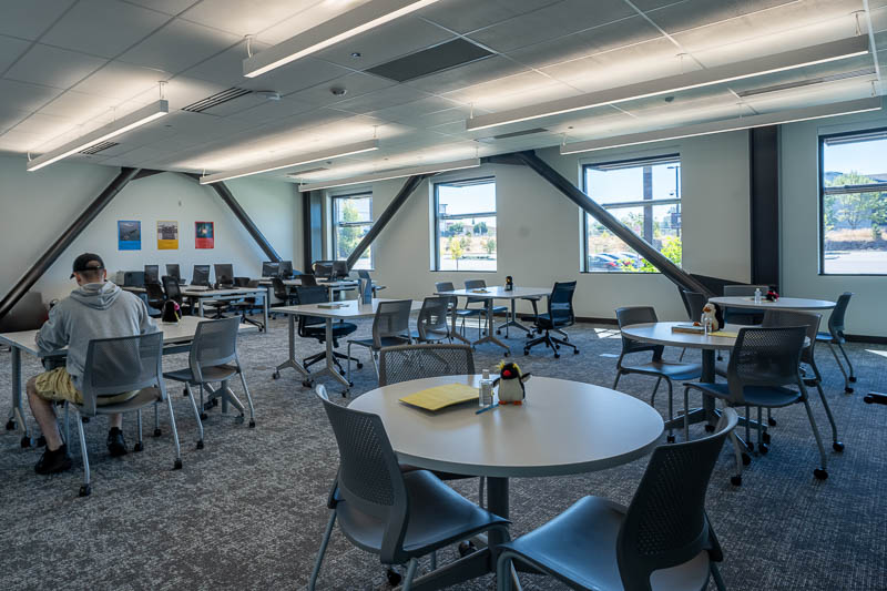 Cascade Learning Resource Center | Everett Community College